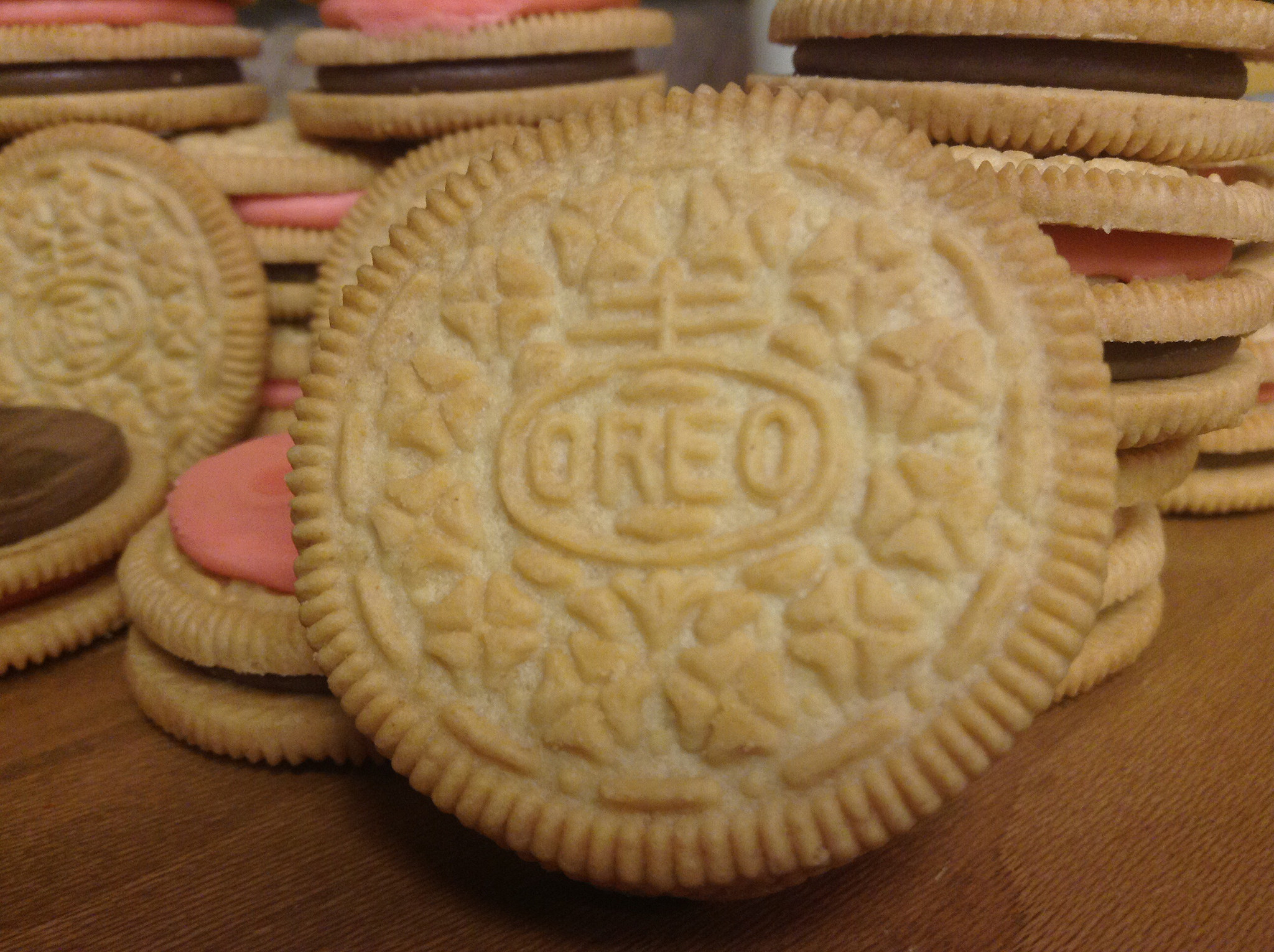The Design On Oreo Cookies Could Be Hiding Strange Masonic Symbols ...