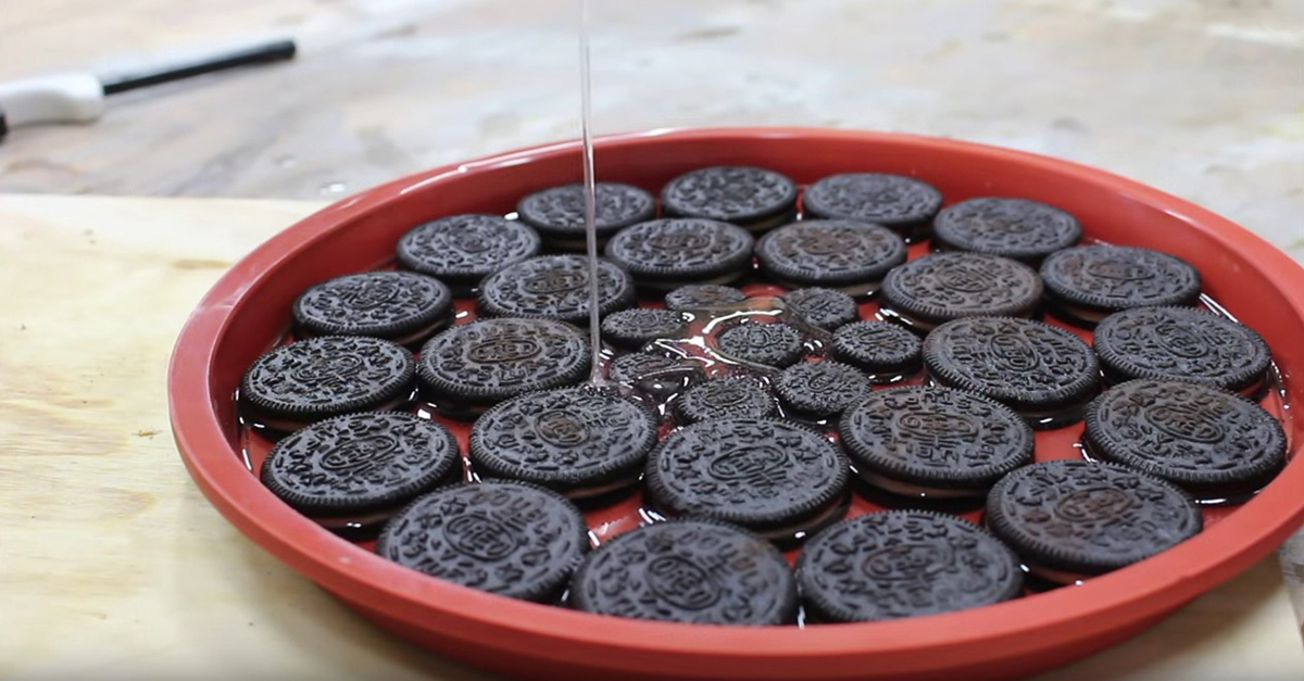 He Pours Sticky Glue Onto Oreos. But He's Not Making Dessert ...