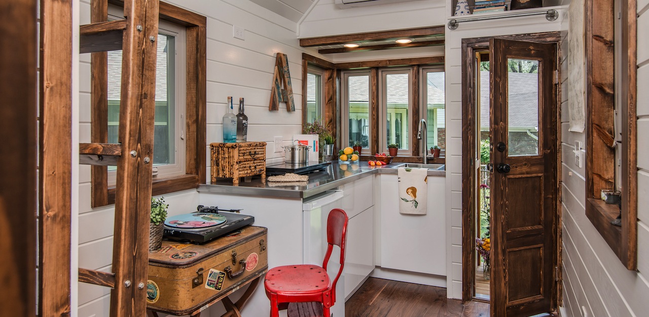 Adorable Tiny Farmhouse Is Packed With Charming Secrets And Surprises ...