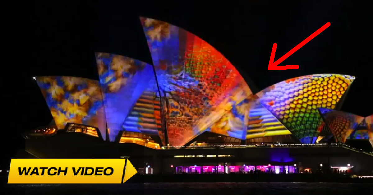 This Light Display On Syndey's Opera House Is One Of The Most Stunning ...