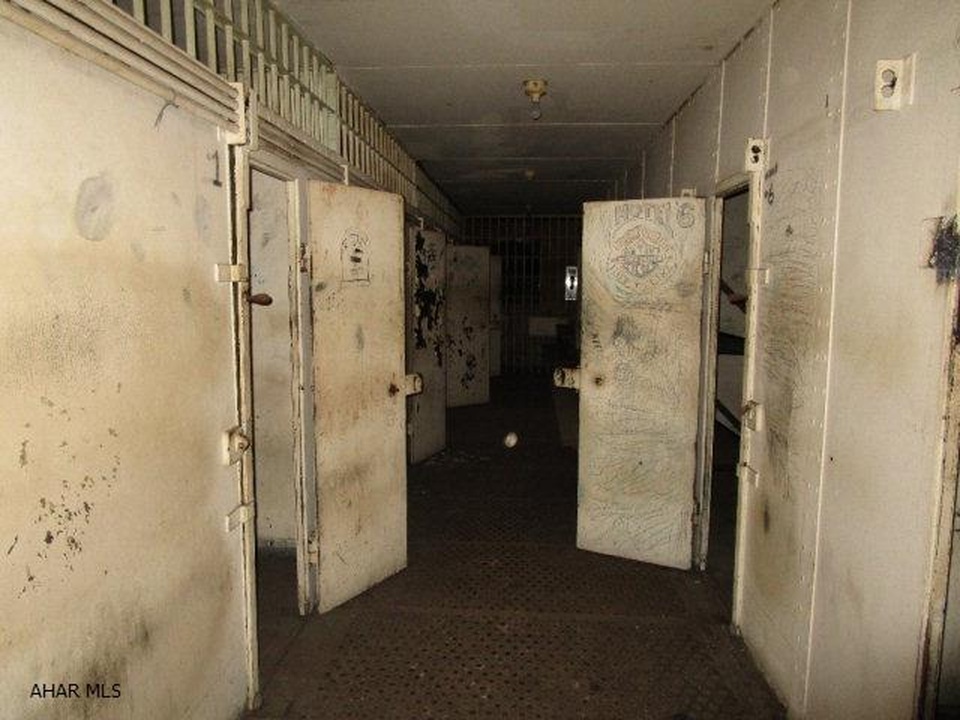 Huge, Gorgeous Home Is Selling For DIRT Cheap. The Reason? Chilling ...