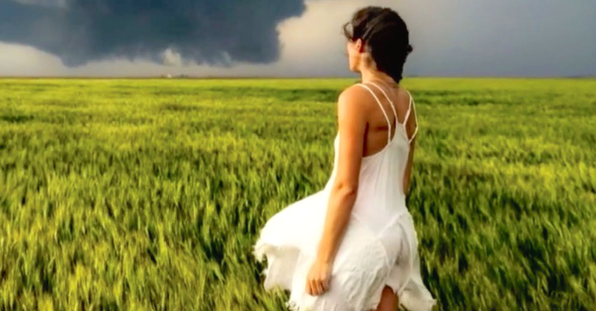 Woman Stands Outside Before A Storm, Then You See What’s Looming In The ...