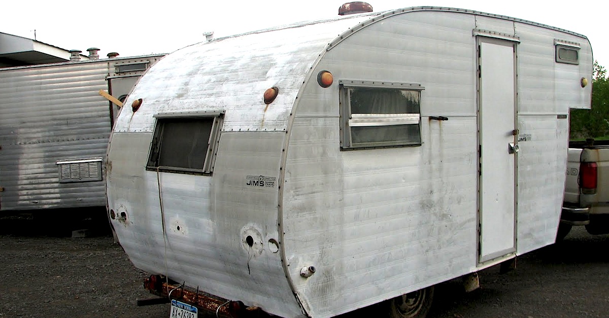 He Surprised His Wife With A Rusty Old Trailer. What She Did To It ...