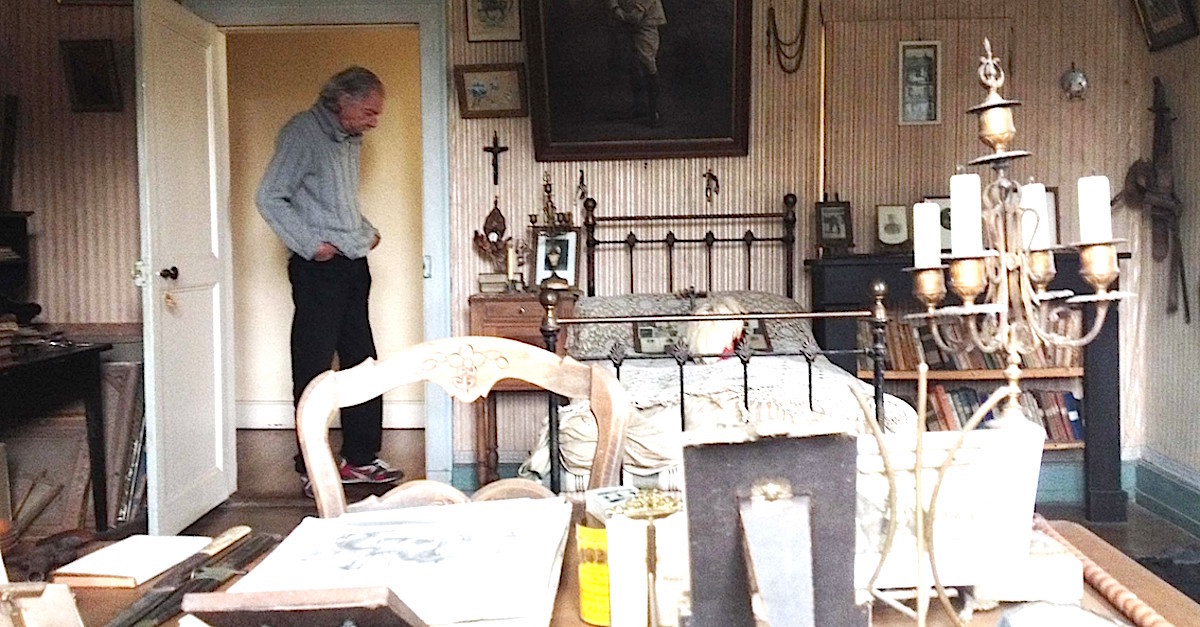 In 1918 A Soldier Was Killed, Then A Camera Films THIS In His Old ...