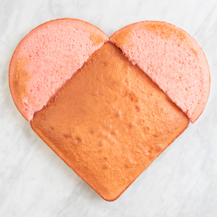 This Easy Baking Trick Makes The Perfect Heart-Shaped Cake ...