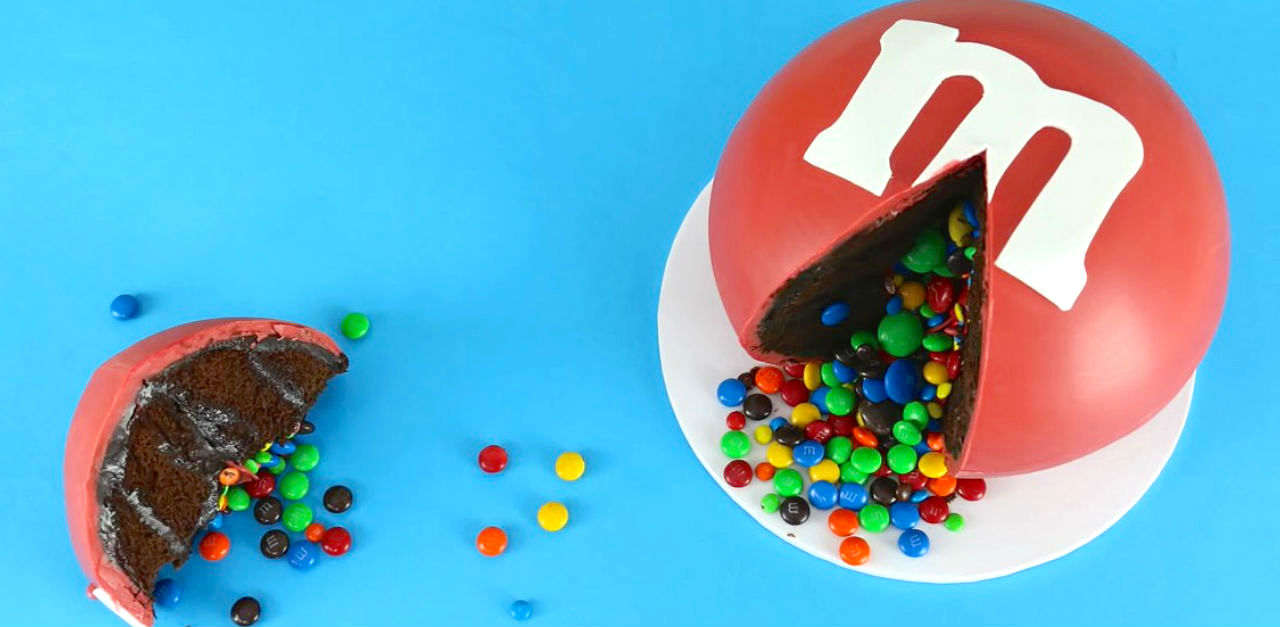 Clever Baker Creates Giant M&M's Cake Filled With A Perfectly Sweet ...