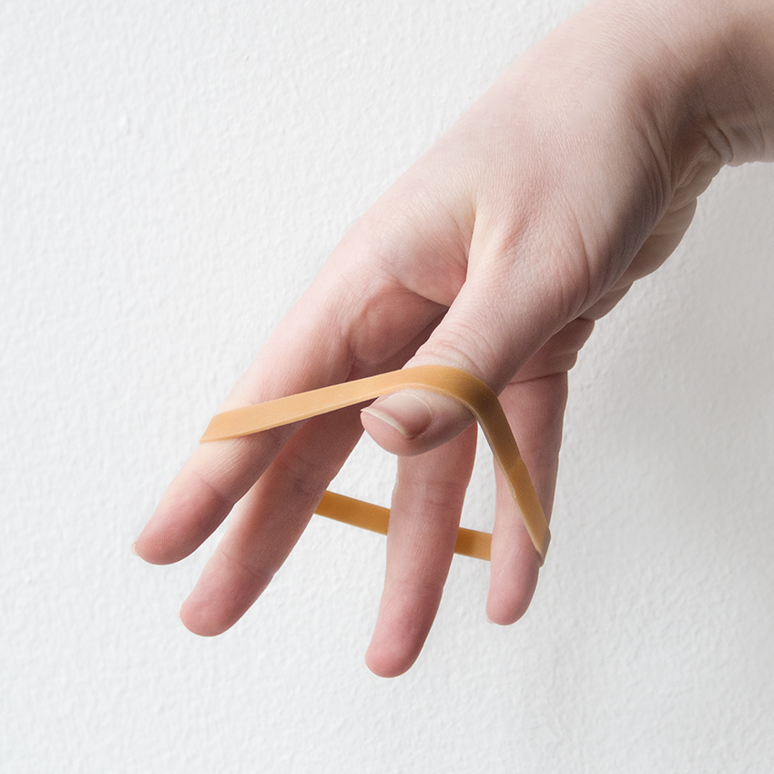 She Squeezes Aloe All Over Her 1st Knuckle. The Reason? AMAZING ...