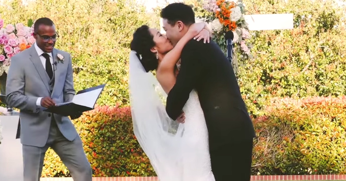 Bride And Groom Kiss For The First Time In 3 Years On Their Wedding Day ...