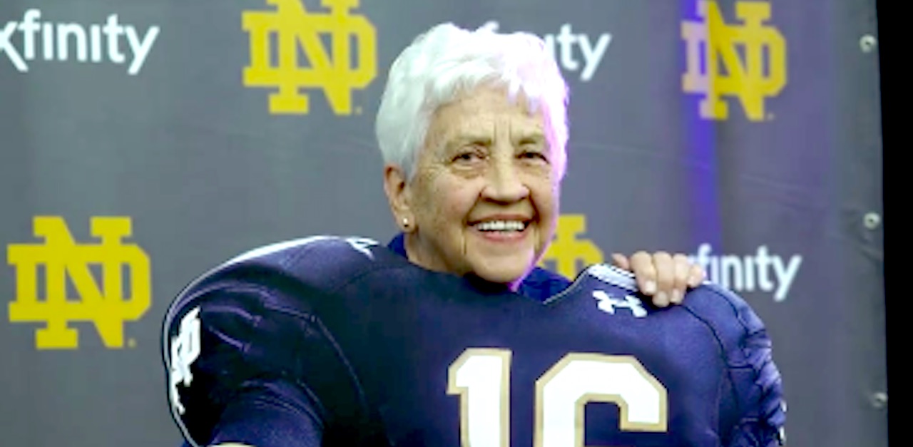 Adorable 86-Year-Old Superfan Acts Like A Kid Again When Surprised With ...
