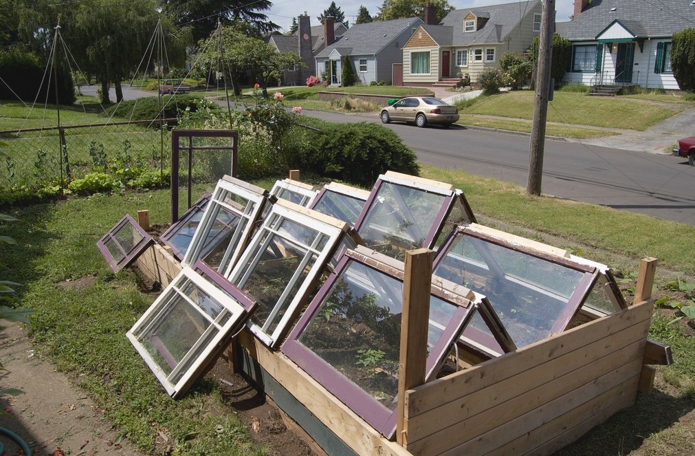 Turn Junk Windows Into Stunning Home Additions With These 16 Brilliant ...
