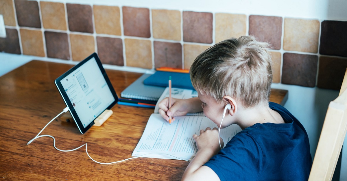 Parents Claim Distance Learning Isn't Easy For Young Children ...