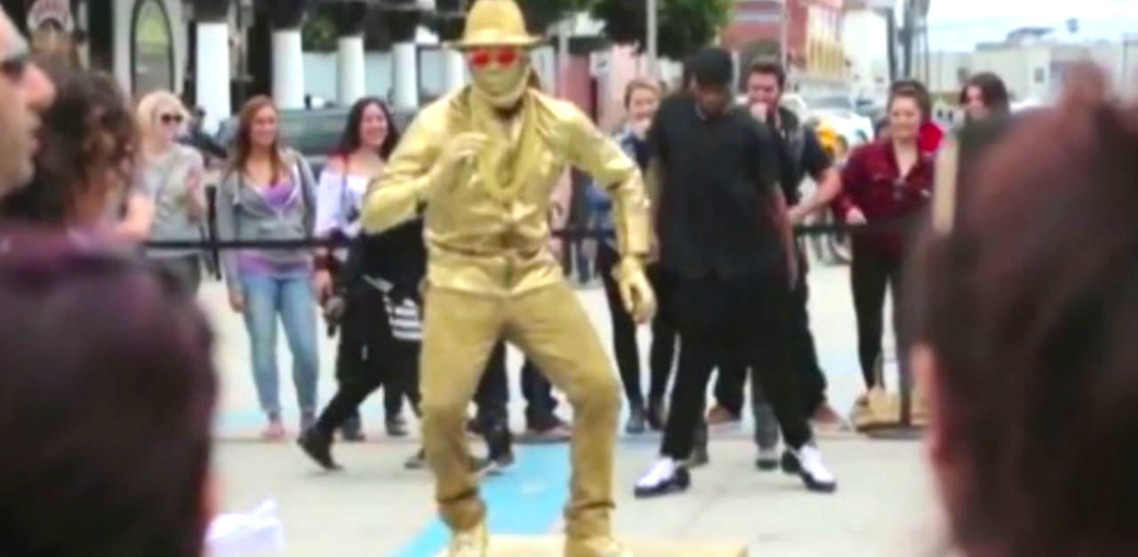 Usher Disguises Himself From Head To Toe In Gold Outfit For Unexpected ...