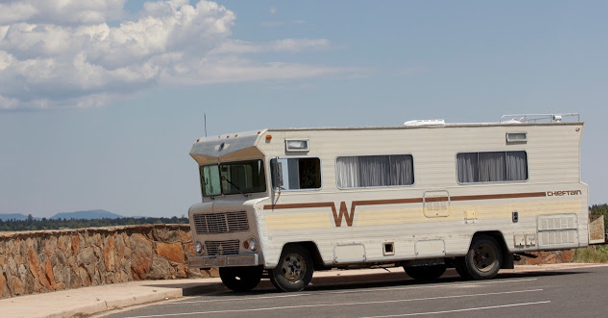 This 1975 Winnebago Was Broken And Rotting Until A Couple Did THIS To ...