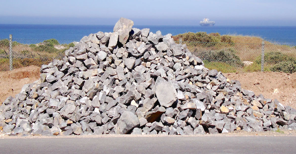 He Hauls A Pile Of Old Rocks Into His Backyard. The Reason? Absolutely ...