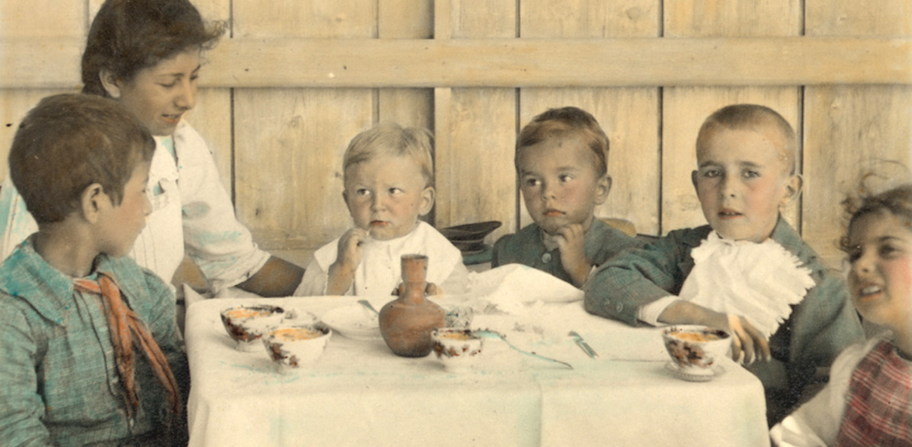 10 Things From The Past We’ve Almost Entirely Forgotten About Table ...