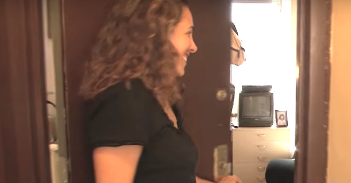 One Look Inside Her 90-Sq-Ft Apartment Reveals A Surprisingly Spacious ...