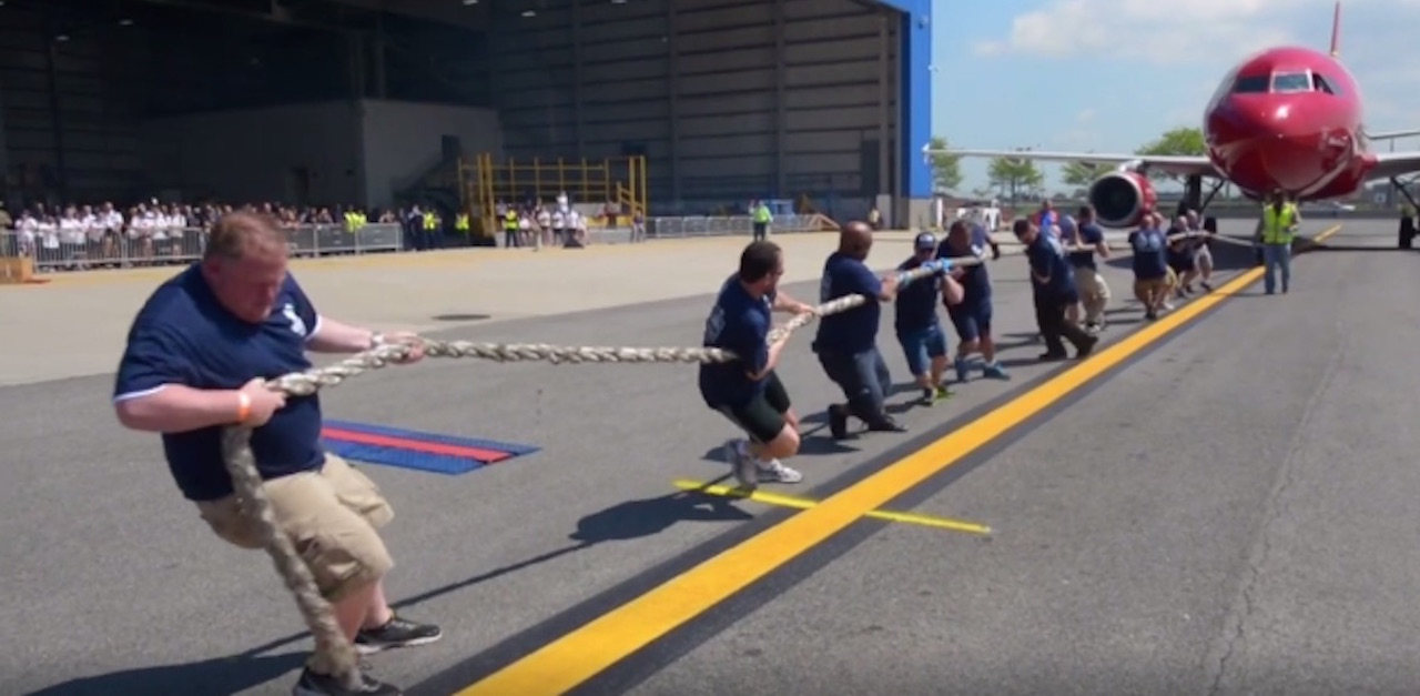 12 Cops Line Up And Tug On A Rope. What’s On The Other End ...