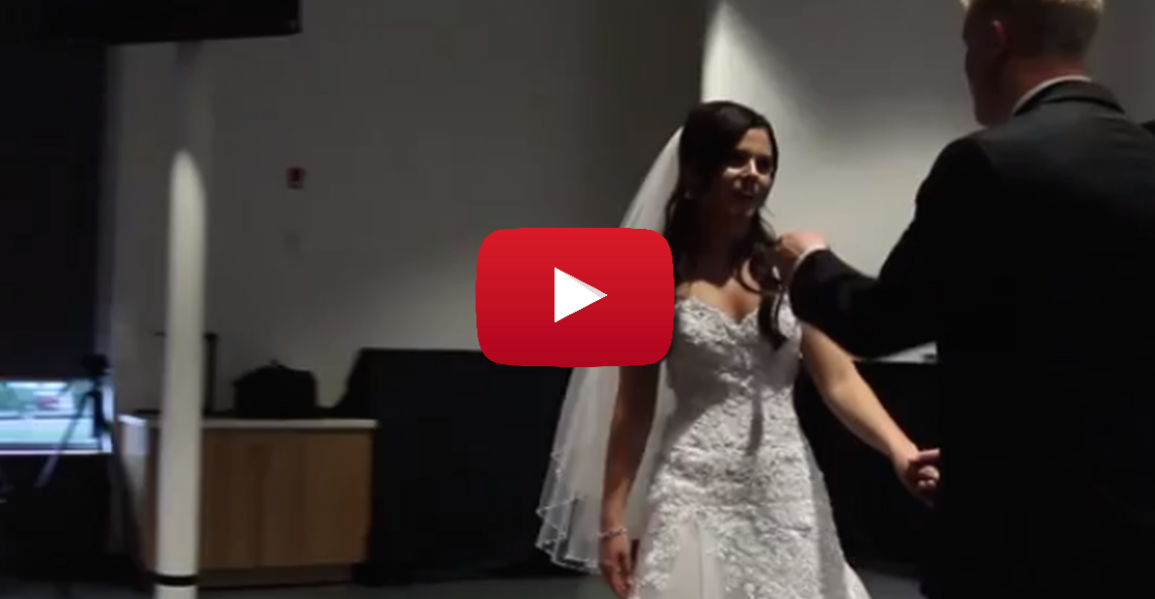 Couple Shocks Entire Wedding With The Most Adorable Surprise ...