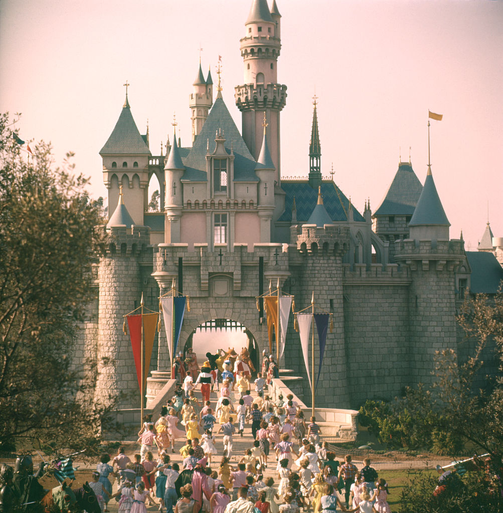 20 Historic Photos Of Disneyland On Opening Day In 1955 | LittleThings.com