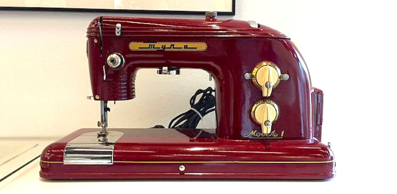 16 Vintage Sewing Machines Used Throughout History | LittleThings.com