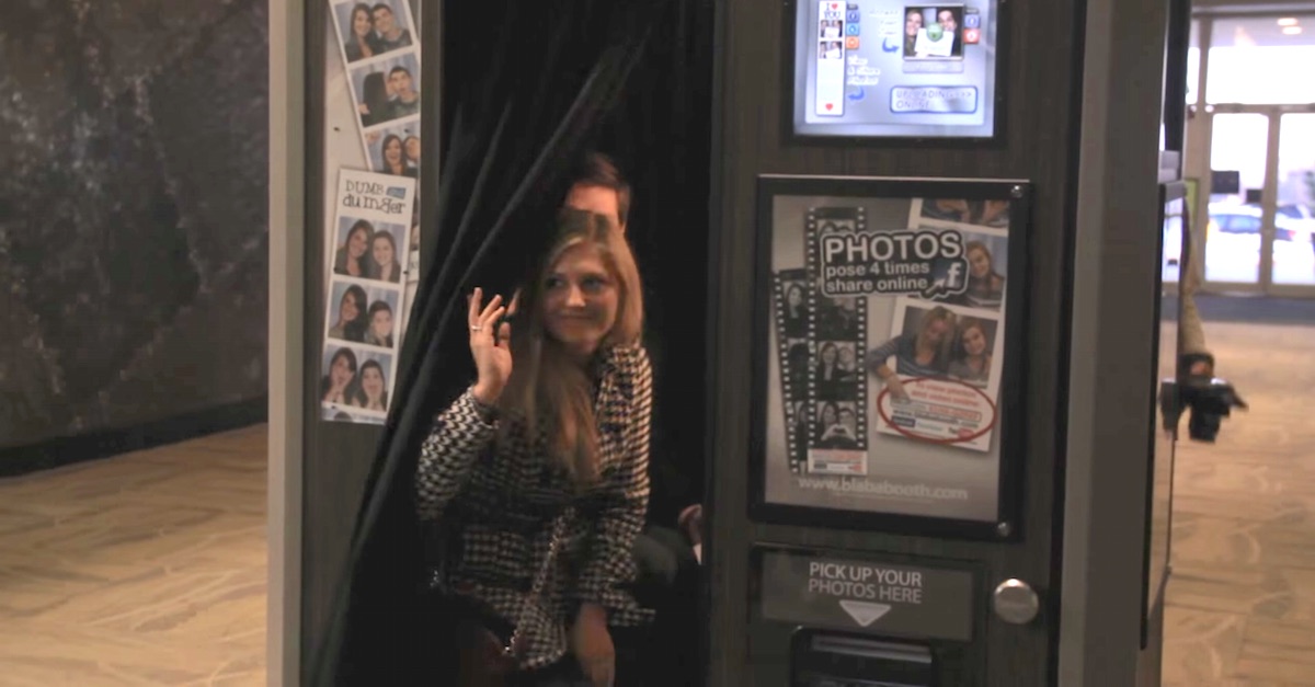 She Steps Into A Photo Booth With Her Boyfriend And Opens The Curtain ...