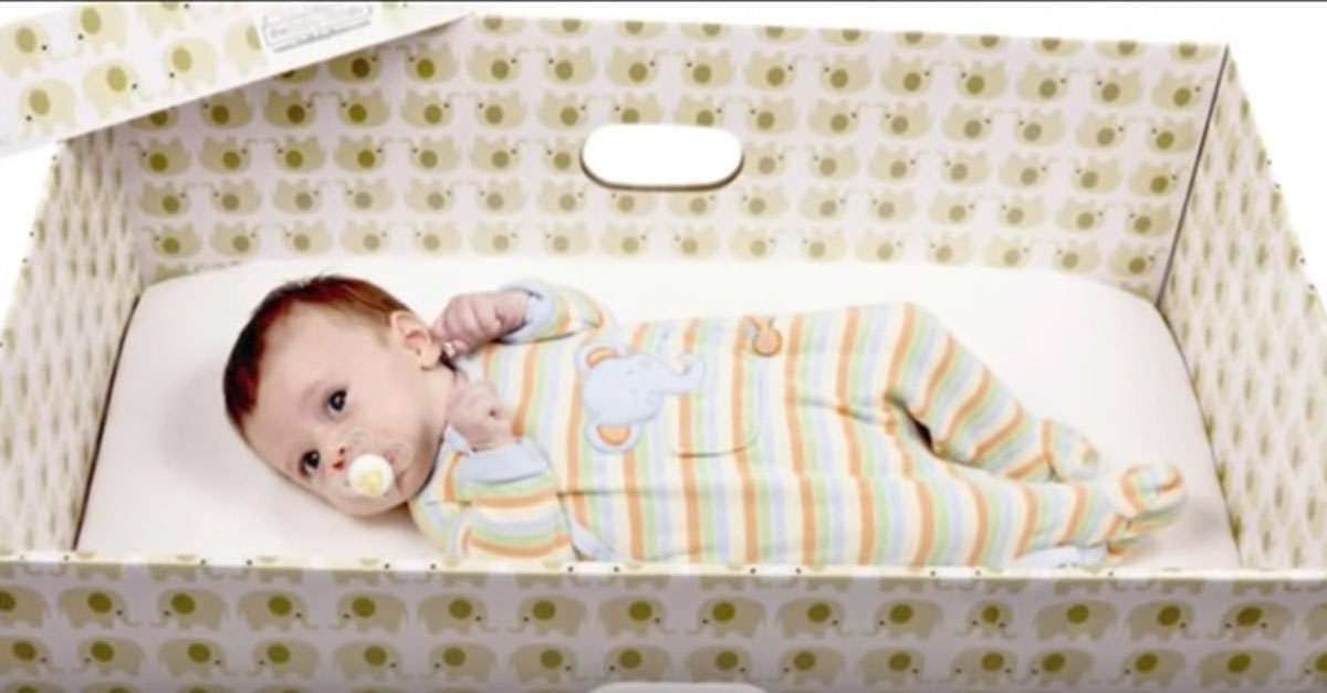 Mom Puts Her Baby In A Cardboard Box. Now Watch When He Falls Asleep ...