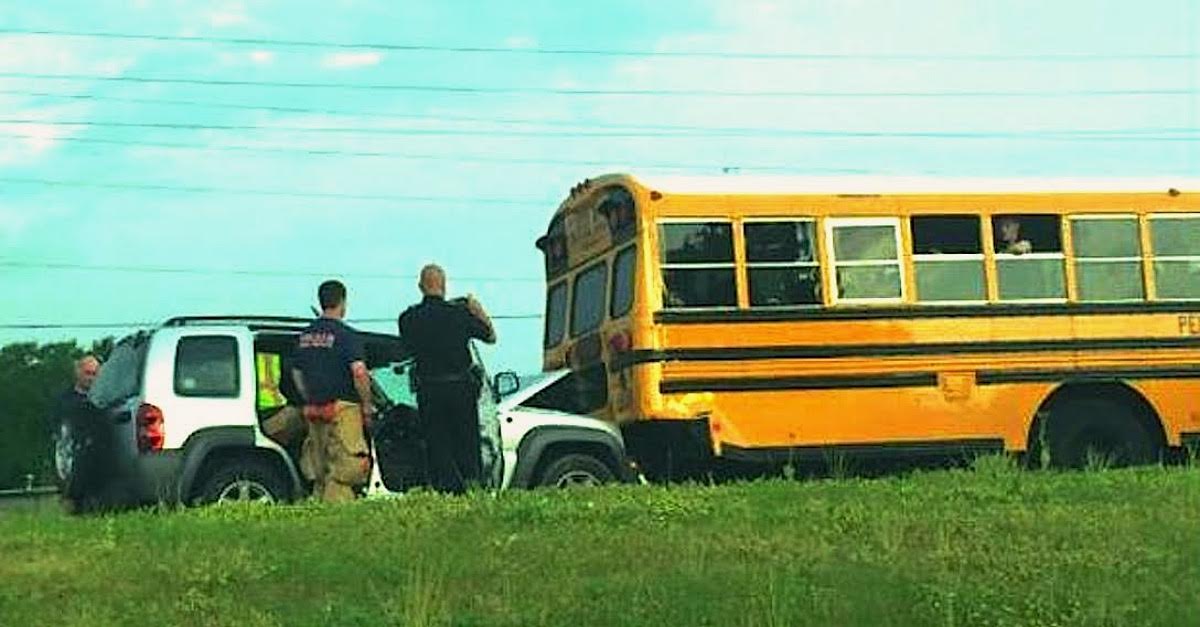 Reckless Driver Is SECONDS From Crashing Into A School Bus. What A Cop ...