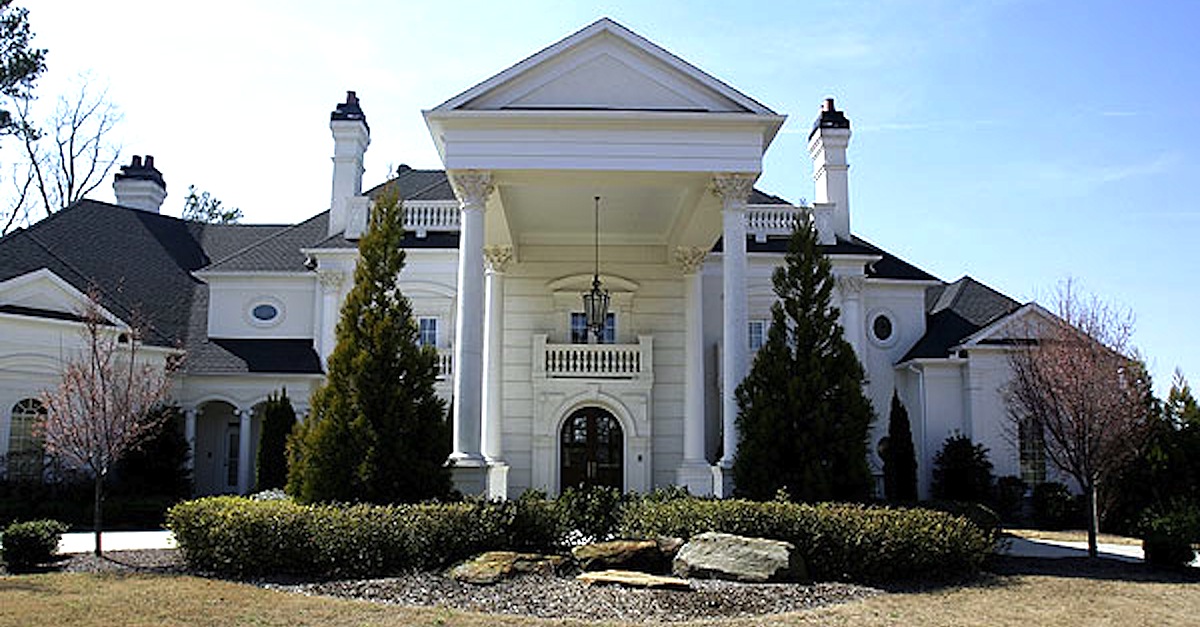 It Looks Like A Beautiful Mansion, But When Investigators Step Inside ...