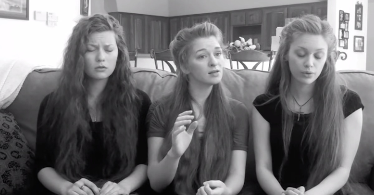 3 Sisters Sing An Old Hymn. Now Watch The One In The Middle, INCREDIBLE ...
