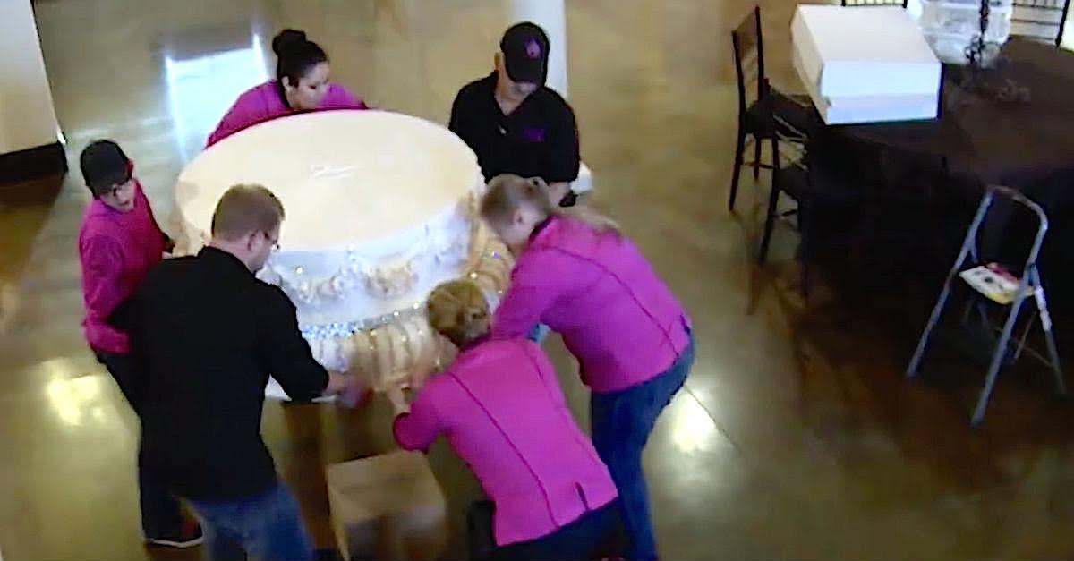 The Bride Requests An 800-Pound Wedding Cake. Now Watch What These ...