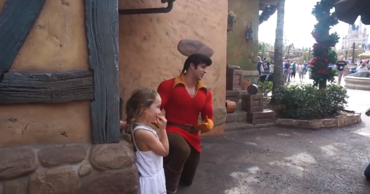 Little Girl Starts Yelling In Disney World, And The Crowd Can't BELIEVE ...
