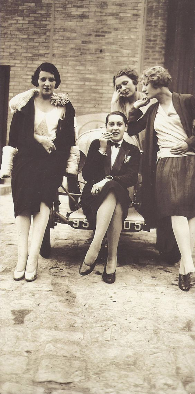 Lovely 1920s Photos Capture The Charm Of Young Flappers And Their Cars ...