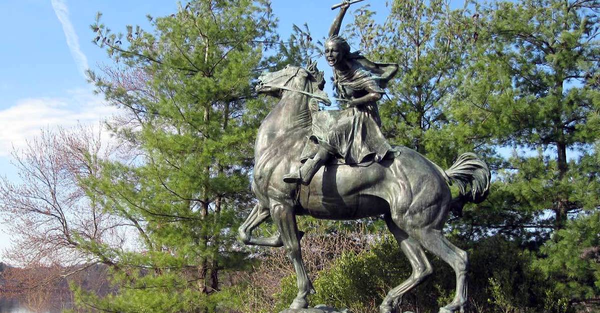 Look Closely At This Statue. When I Saw What Makes It So Special, I Was ...