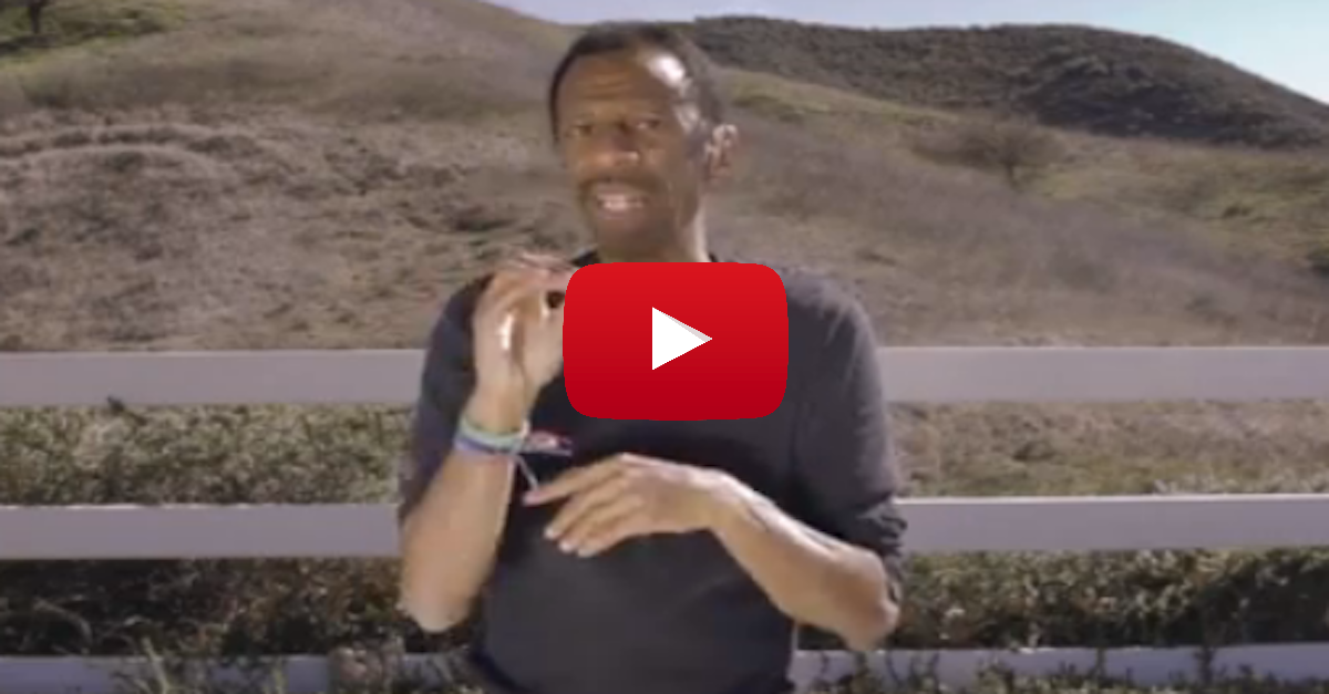 This Deaf Comedian Wants You To Smile. It Worked For Me! | LittleThings.com