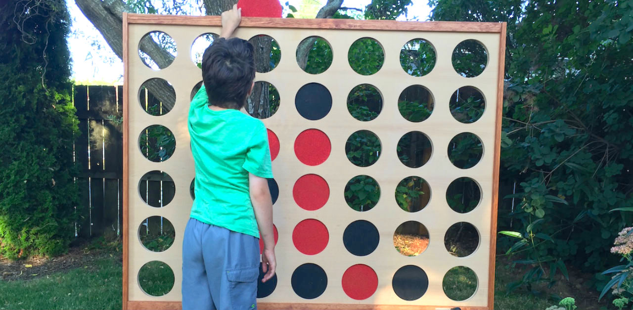 Awesome Dad Rushes To Create Giant Backyard Connect 4 Game For His Son ...
