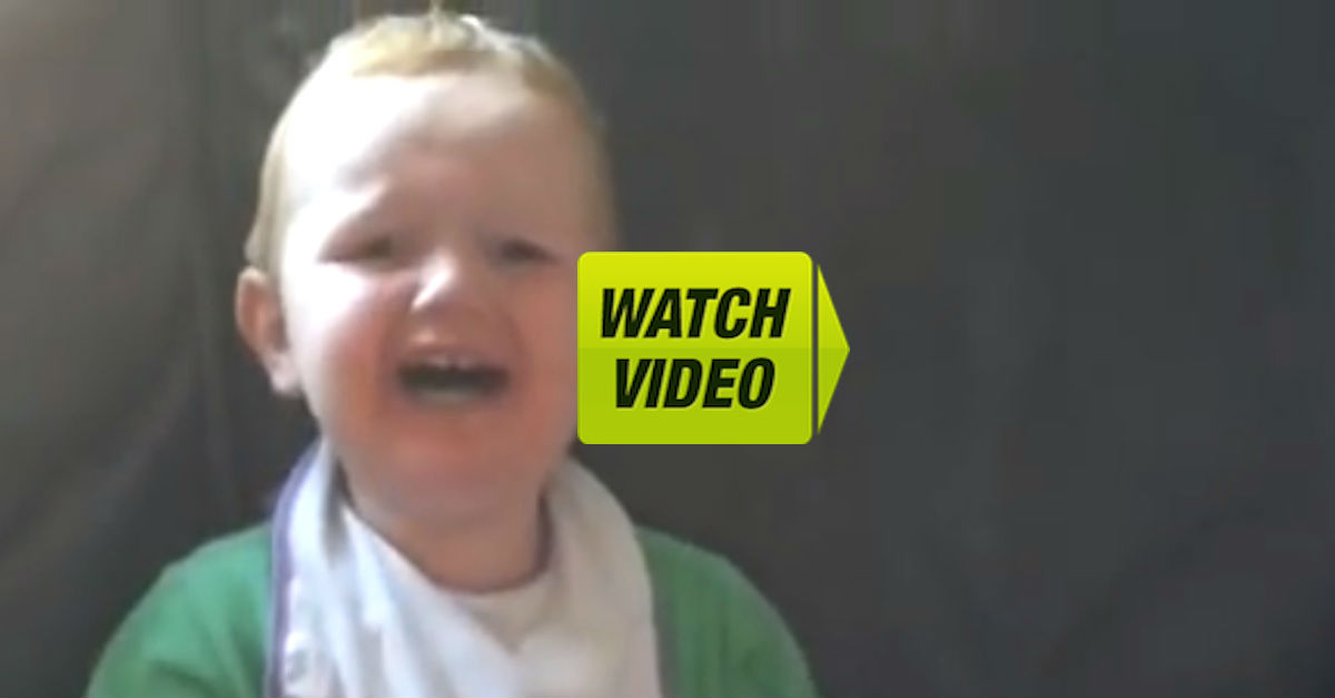 Dad Shows His Adorable Baby A Video Game For The First Time, And His ...