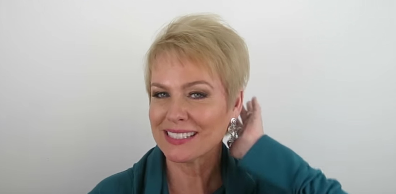 Pixie Haircut Makeover Transformation | LittleThings.com