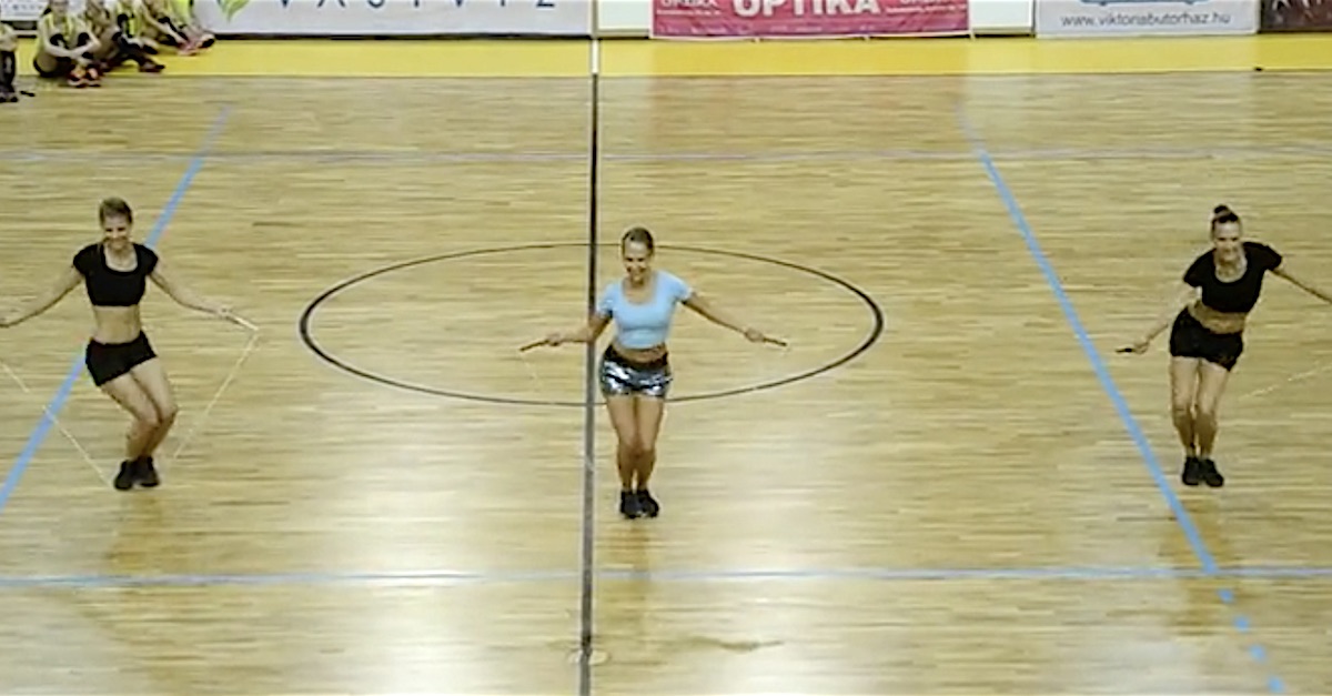World-Renowned Jump Rope Trio Performs A Mind-Blowing Routine ...