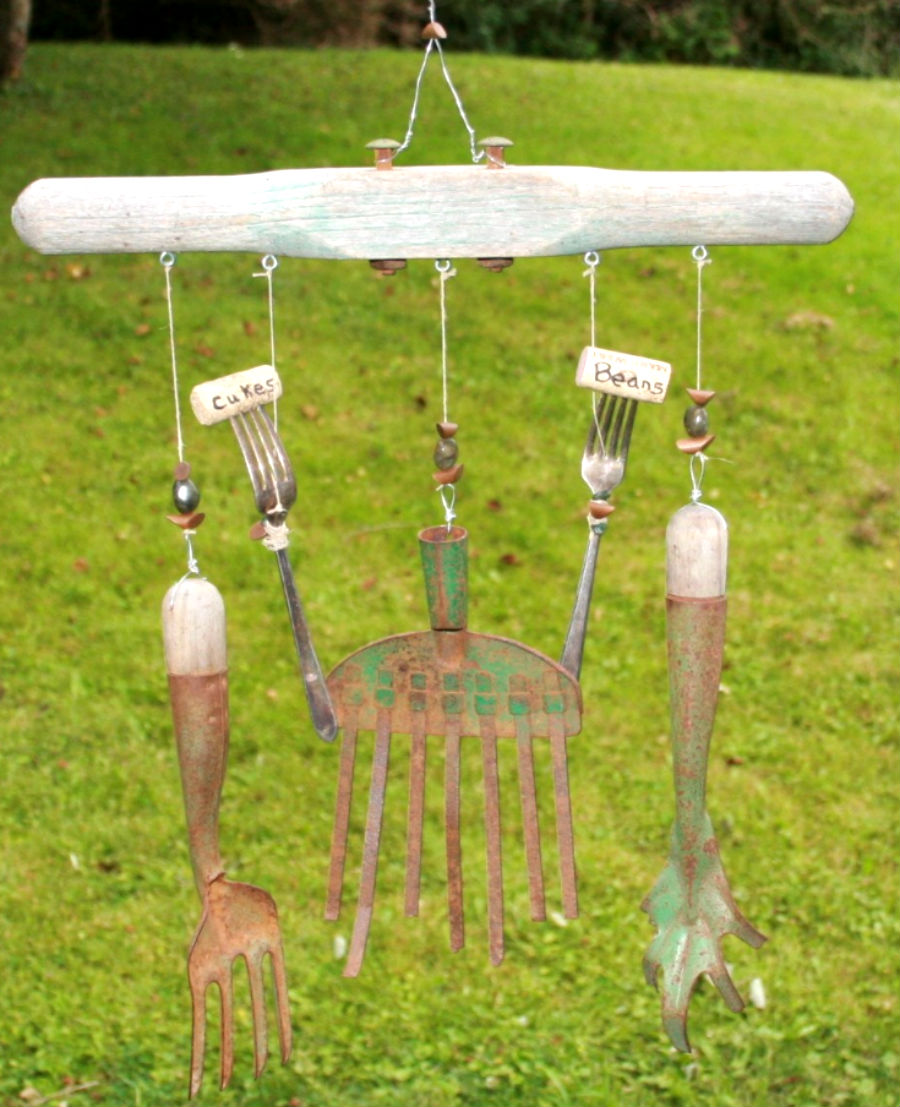 10 Things You Can Make With A Rusty, Old Rake | LittleThings.com