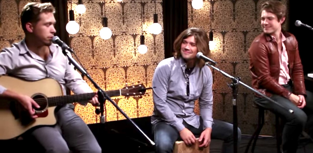 3 Brothers Sit Down And Start Singing An Iconic Song. Watch The Middle ...