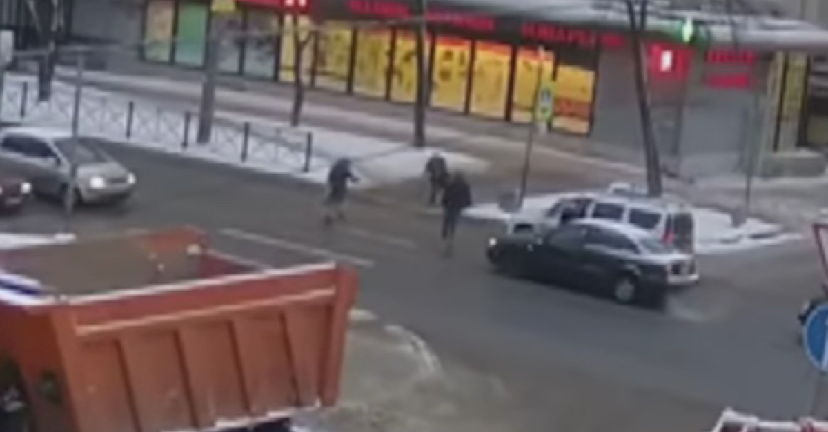Camera Captures Man Jumping Out Of Car And Running Into Rush-Hour ...