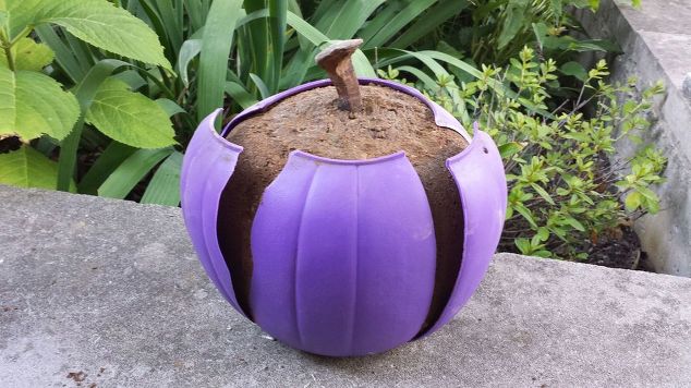 She Pours Concrete Into Dollar Store Pumpkins To Make Amazing Porch ...