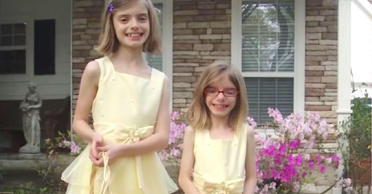 Meet The Rare Identical Twins Who Were Born Different Sizes ...