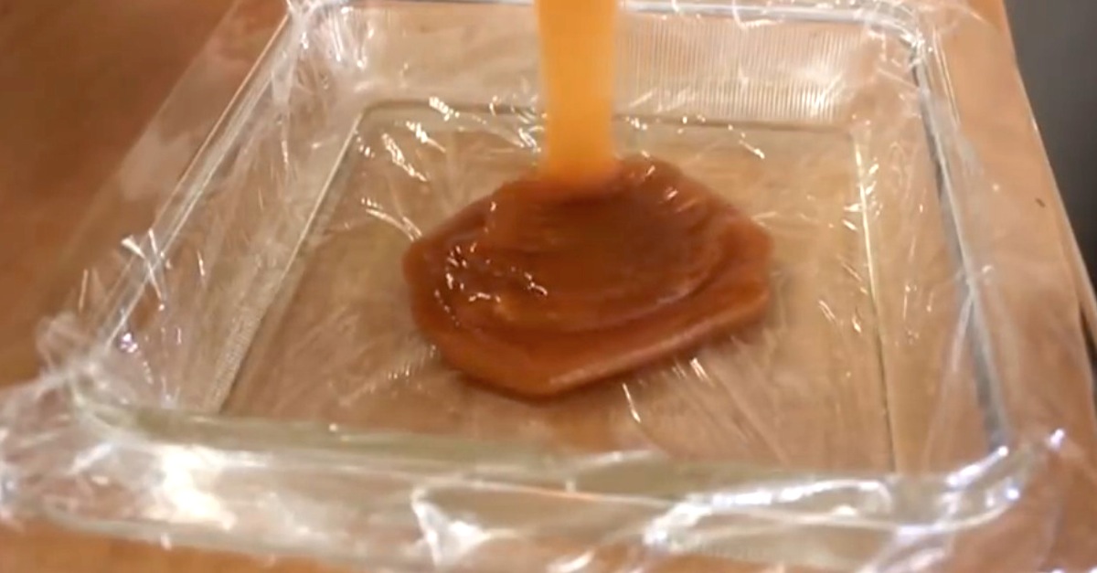 He Pours Peach Jelly Into A Dish. Minutes Later? I'm Drooling ...