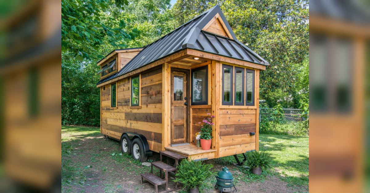 Adorable Tiny Farmhouse Is Packed With Charming Secrets And Surprises ...