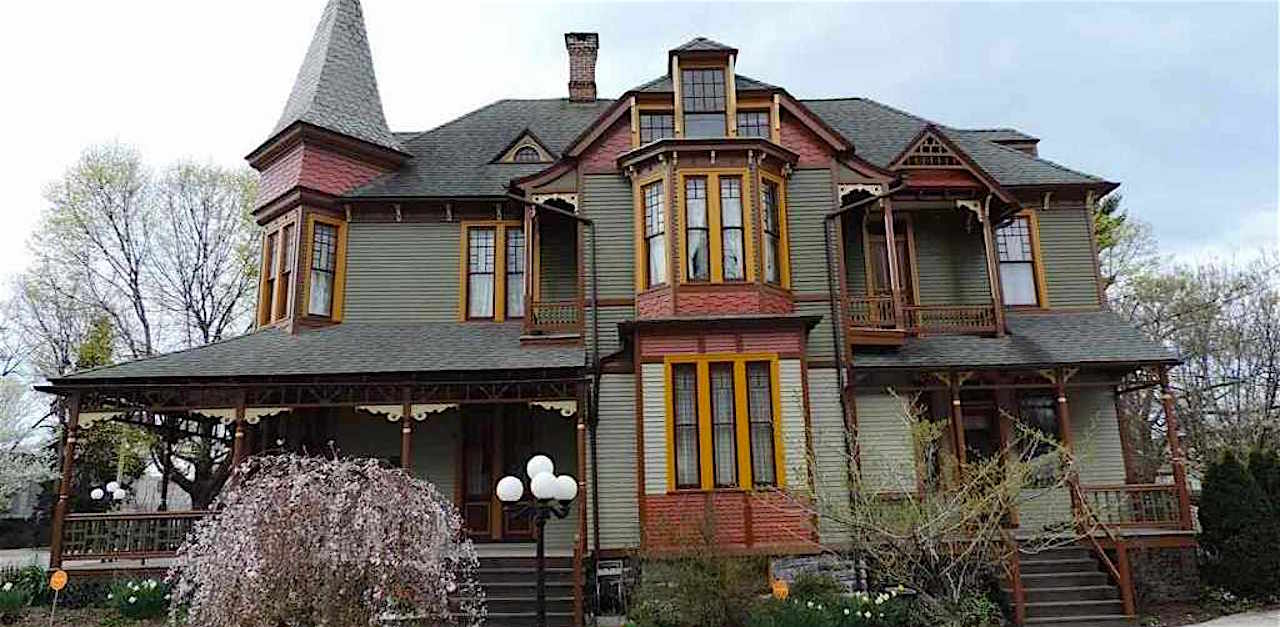 'Uninhabitable' 1887 House Is Lovingly Restored To Its Former Glory ...