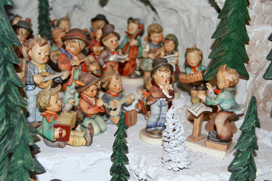 Hummel Figurines History: 10 Things You Didn’t Know | LittleThings.com