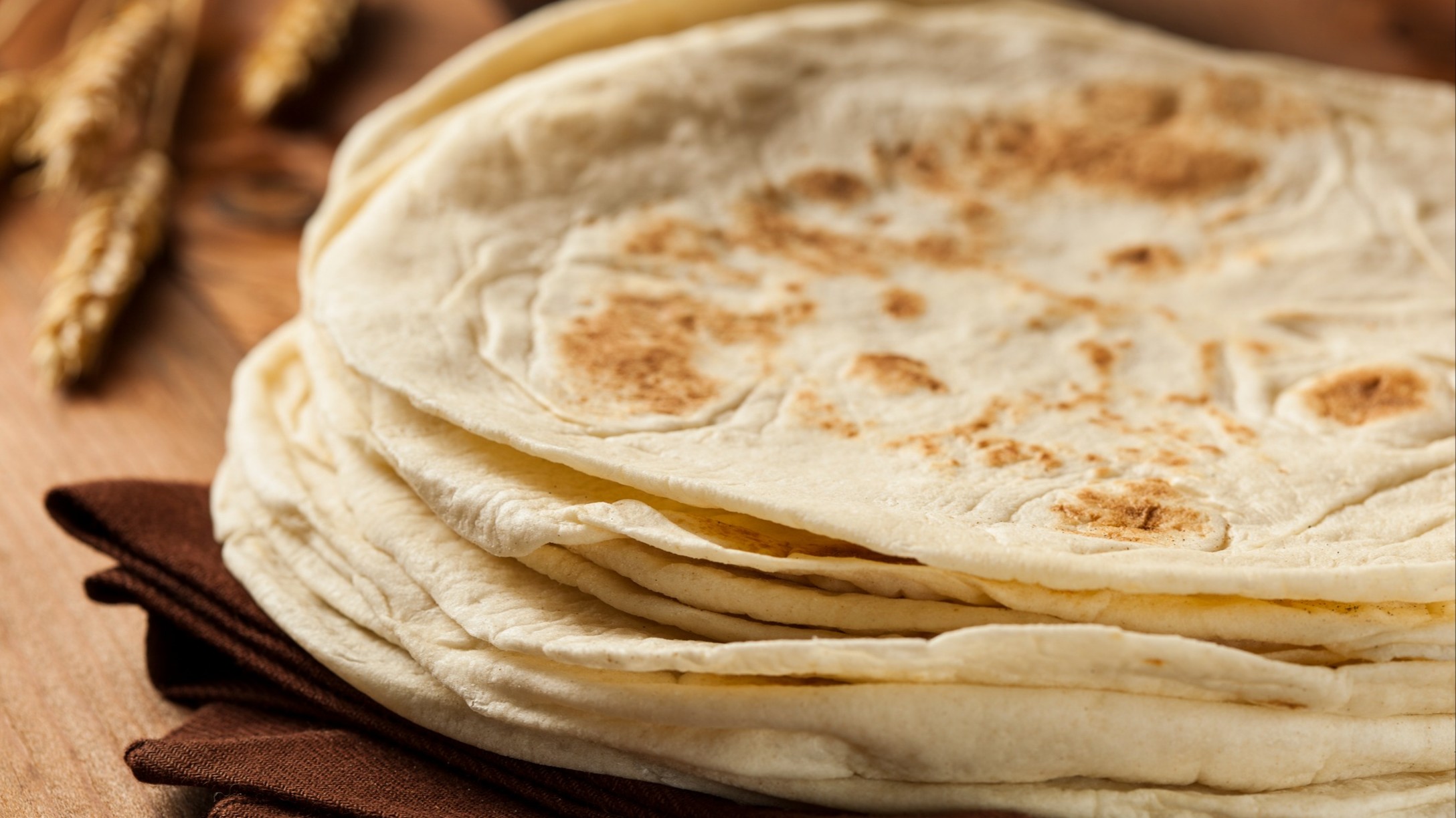 Family Keeps Baby Bird Safe In Warm Tortilla While Waiting For Rescuers ...