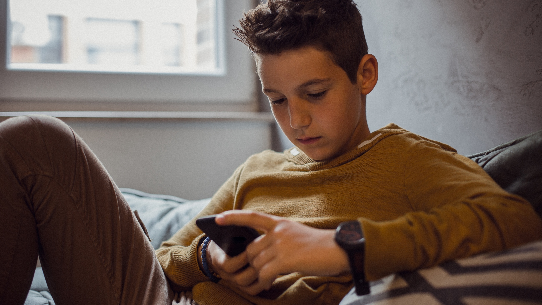 Tween Phone Safety: My Kid Finally Has A Phone And It's Scary ...