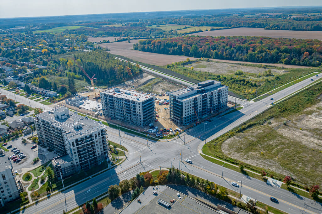 West Peak Condominiums | Melloul Blamey